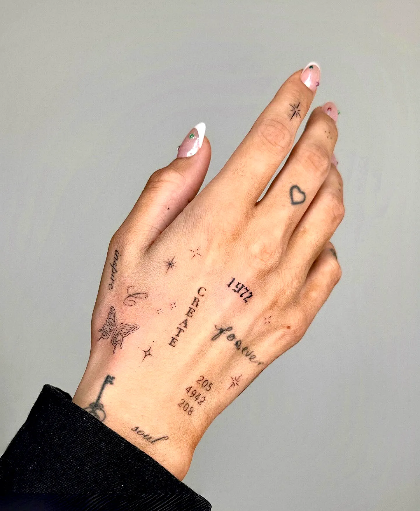 15 Unique Finger Tattoo Ideas for Women to Inspire You