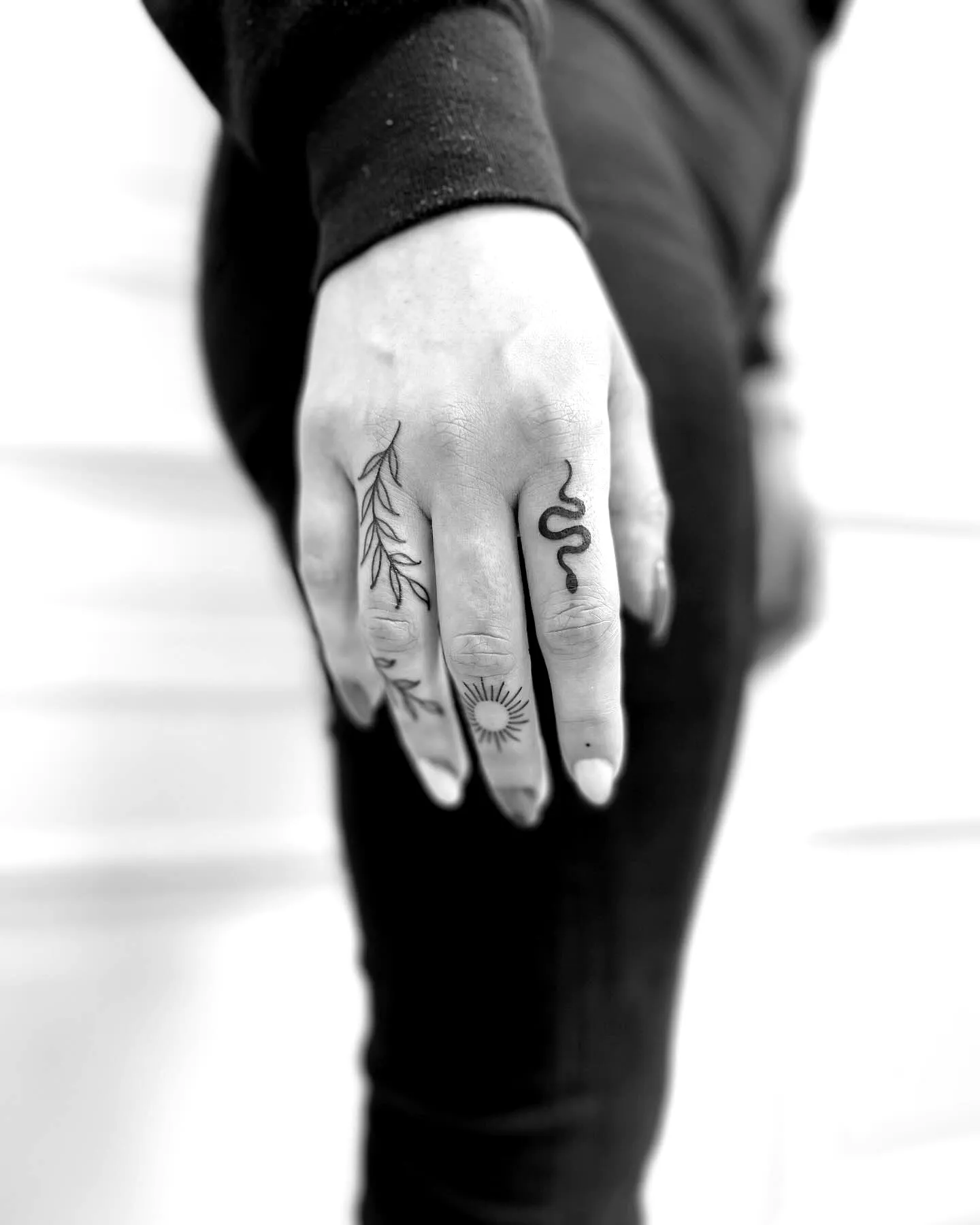 15 Unique Finger Tattoo Ideas for Women to Inspire You