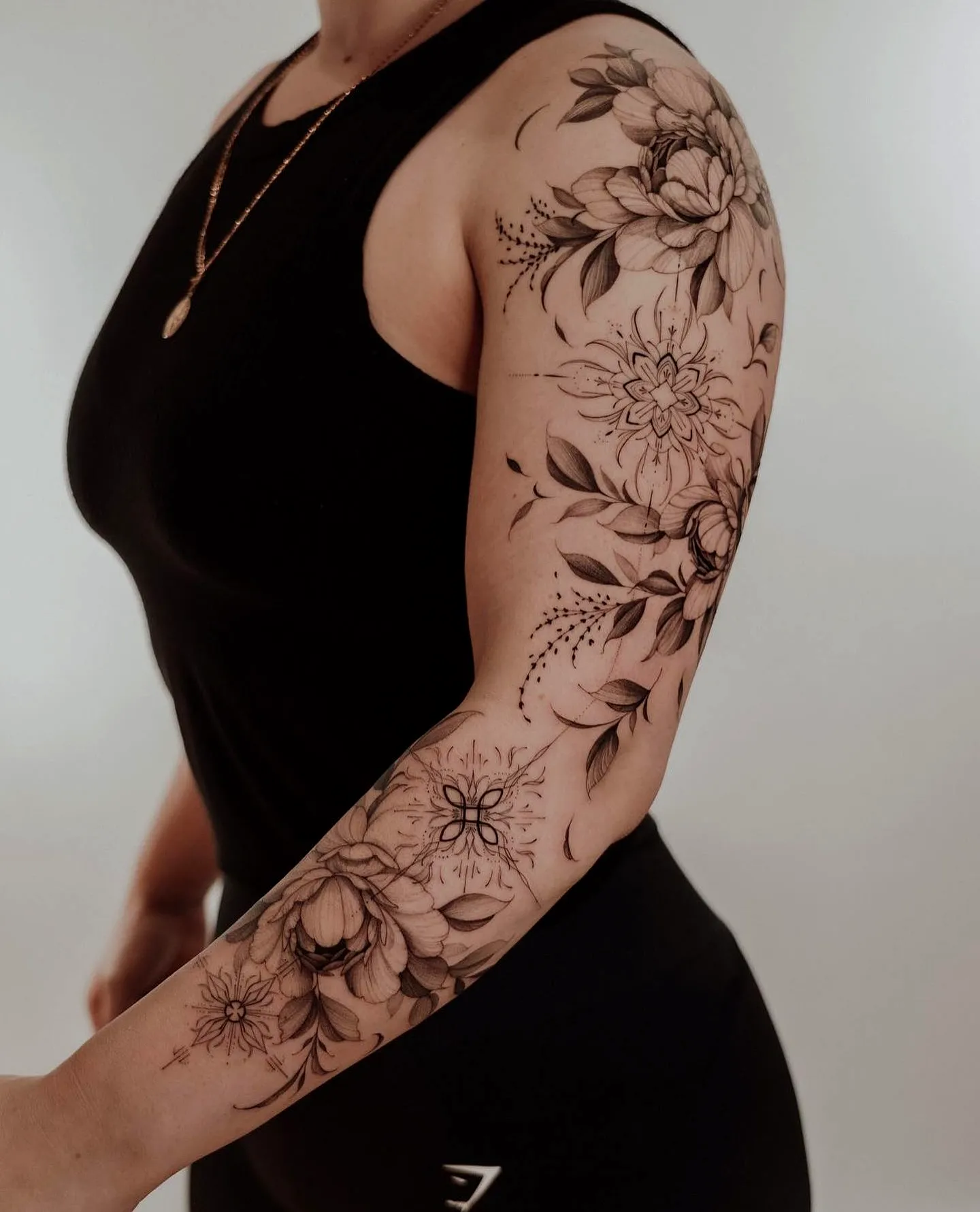 15 Unique Shoulder Tattoo Ideas for Women to Inspire You