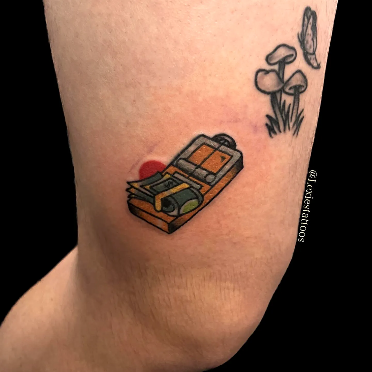 15 Unique Trapped Tattoo Ideas for Bold Expression