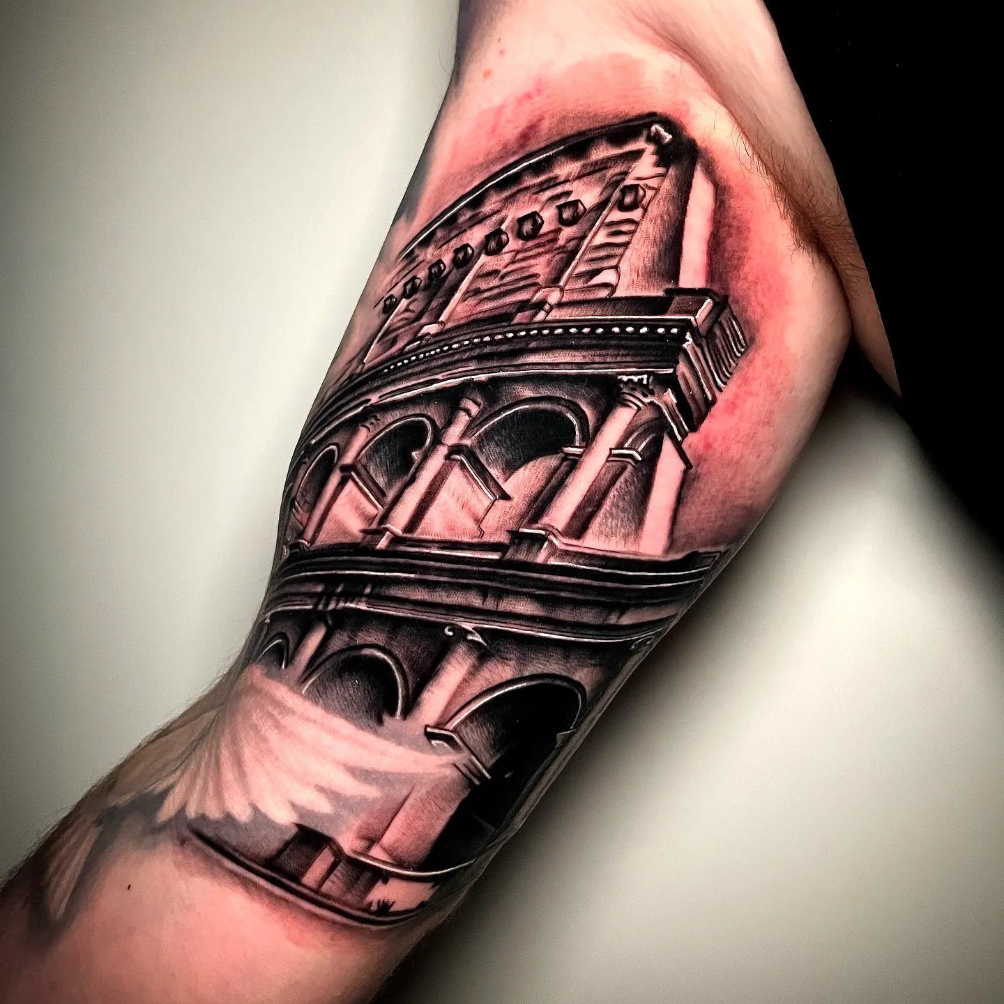 15 Striking Colosseum Tattoo Ideas for Timeless Ink Inspiration
