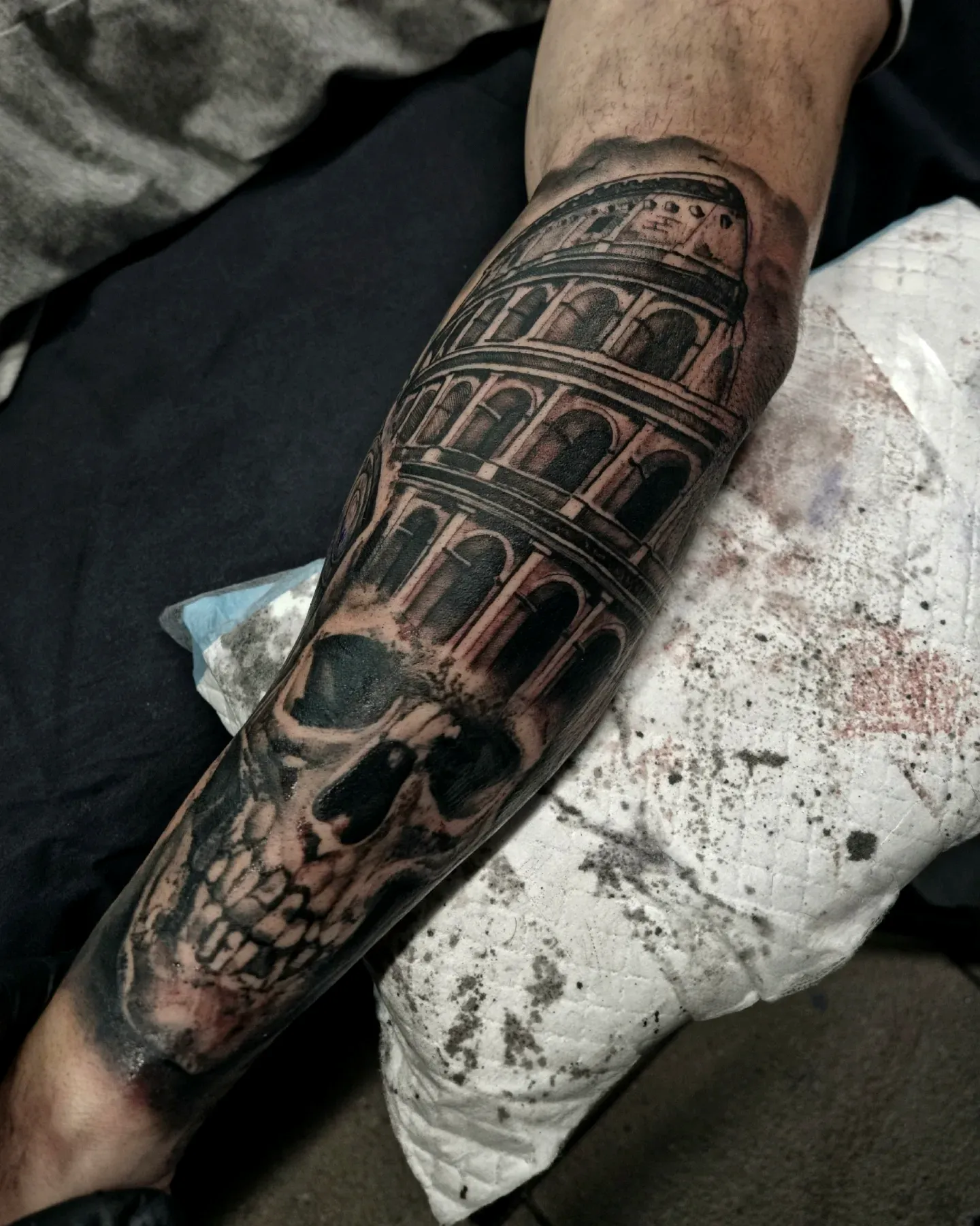 15 Striking Colosseum Tattoo Ideas for Timeless Ink Inspiration