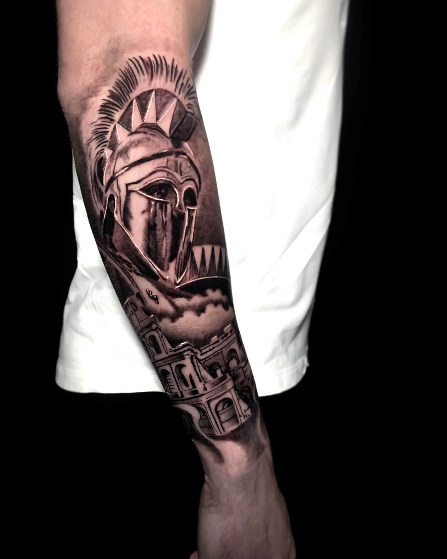 15 Striking Colosseum Tattoo Ideas for Timeless Ink Inspiration