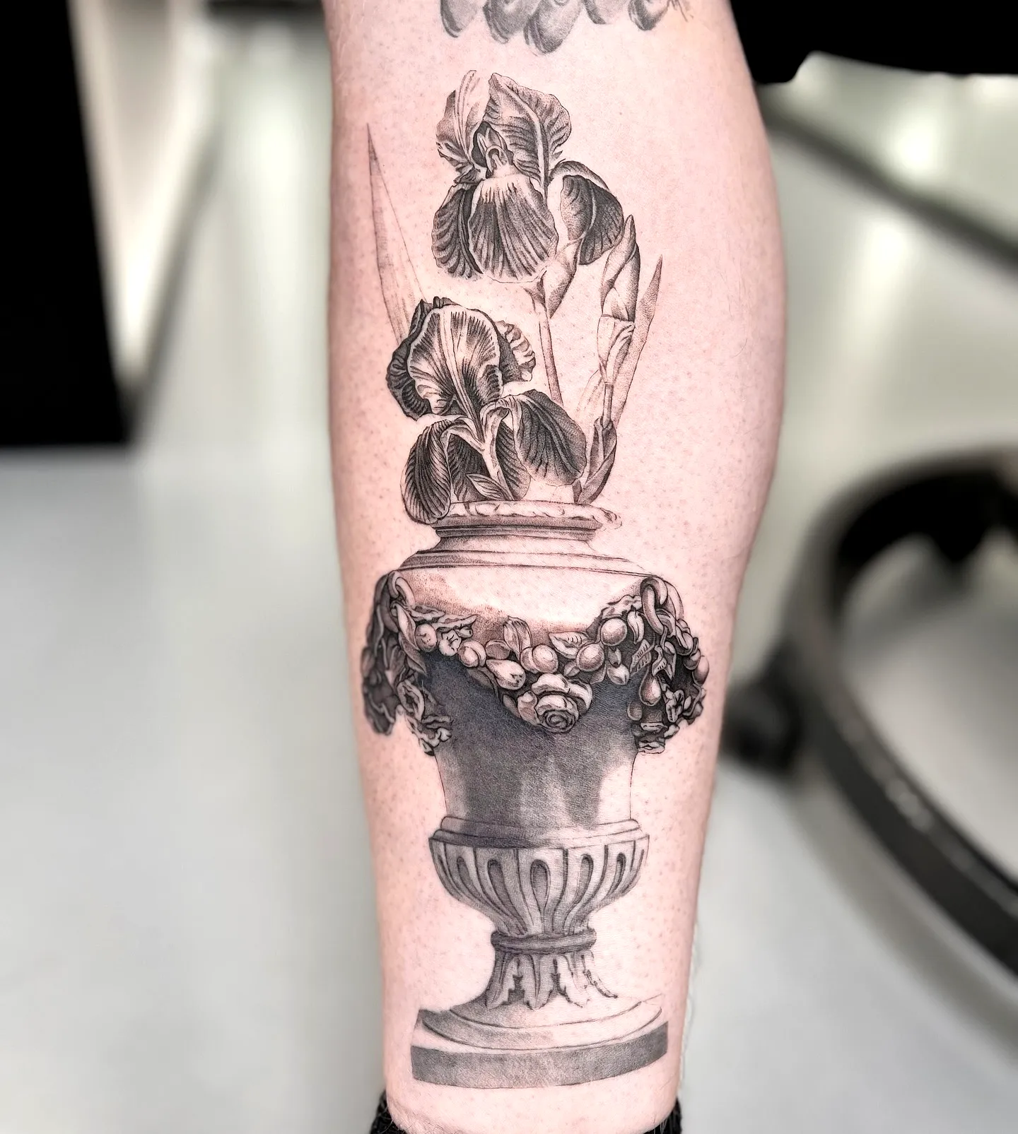 17+ Striking Vase Tattoo Ideas for Unique Body Art