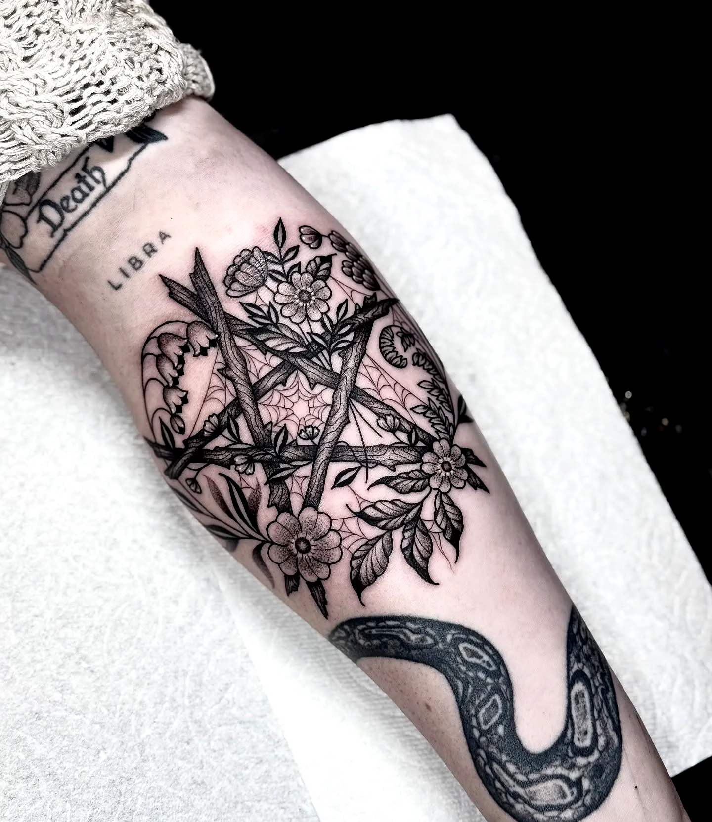 18 Unique and Artistic Pentagram Tattoos to Inspire You