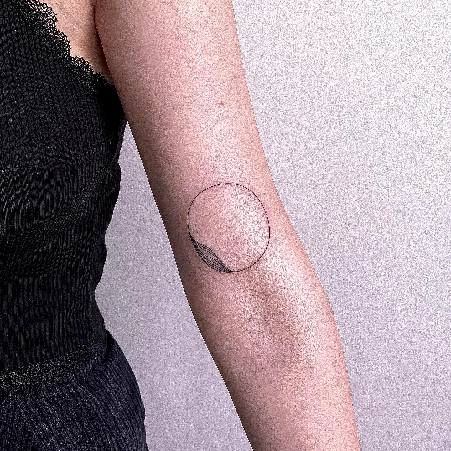 15 Stunning Circle Tattoos Ideas for Timeless Expression