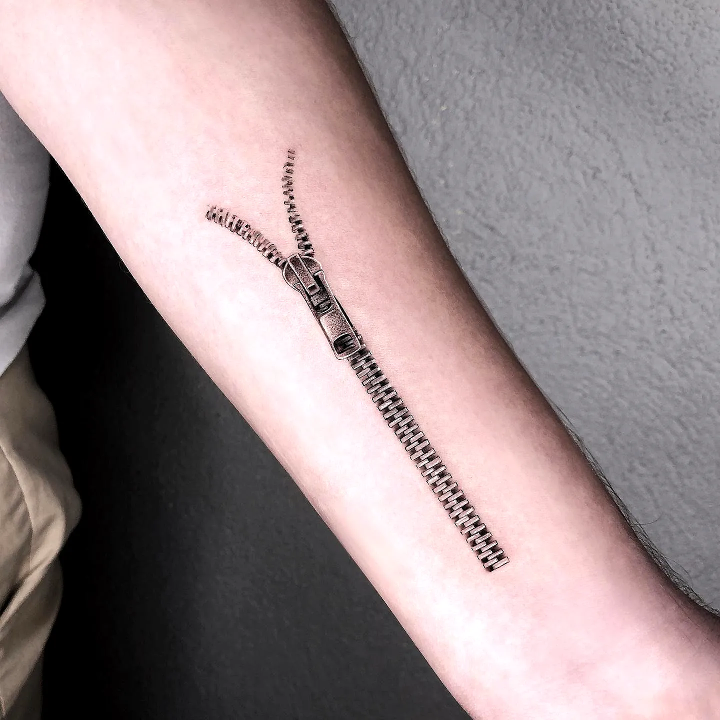 15 Unique Zipper Tattoo Ideas for Bold Self-Expression